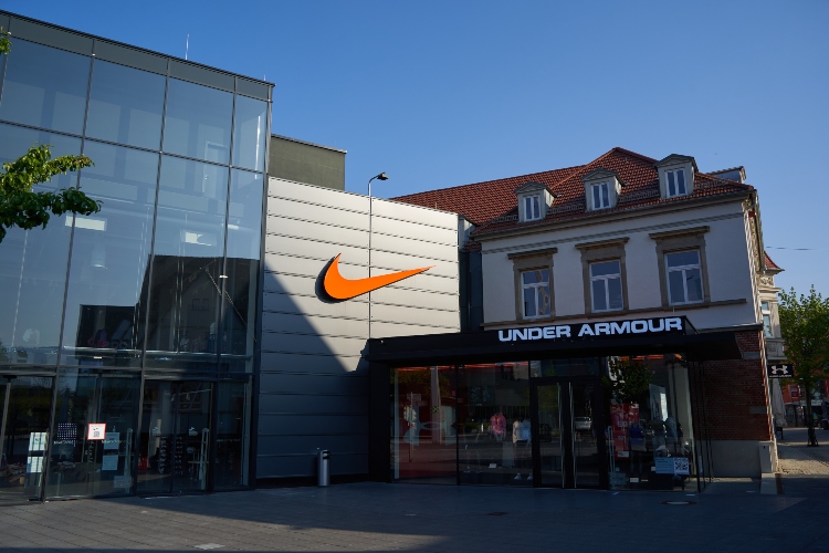 Kako je nastao legendarni znak kompanije Nike